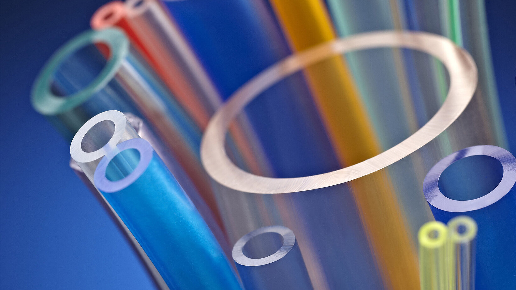 Extrusion of plastic and silicone tubing – RAUMEDIC